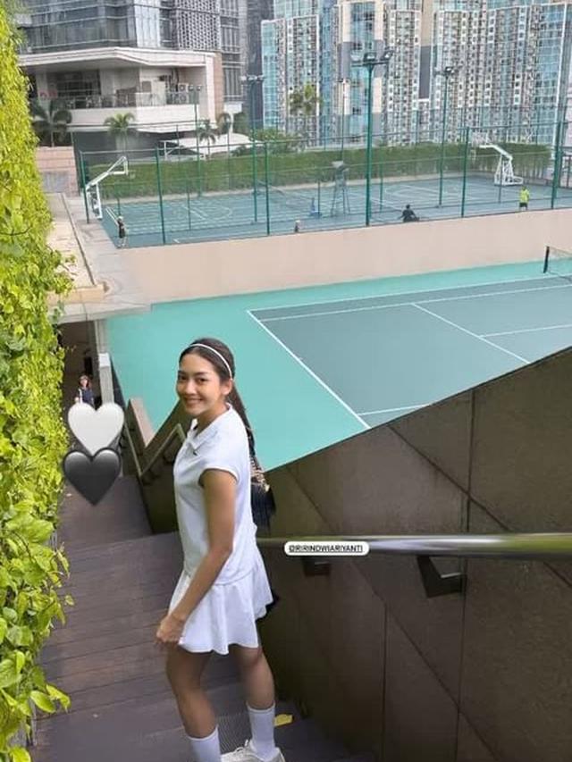 Lagi Hobi Main Tenis, Ini 7 Potret Menawan Ririn Dwi Ariyanti di Lapangan