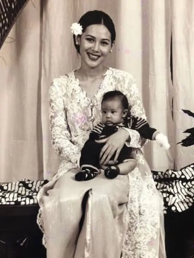 7 Potret Lawas Ina Thomas, Istri Jeremy Thomas yang Awet Muda di Usia ...