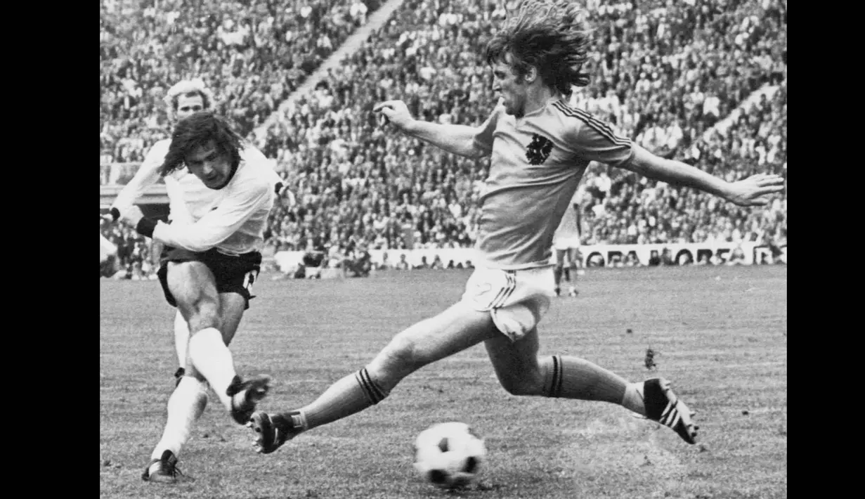 Foto: Gerd Muller Tutup Usia, Yuk Lihat Lagi Aksi Legenda Bayern ...