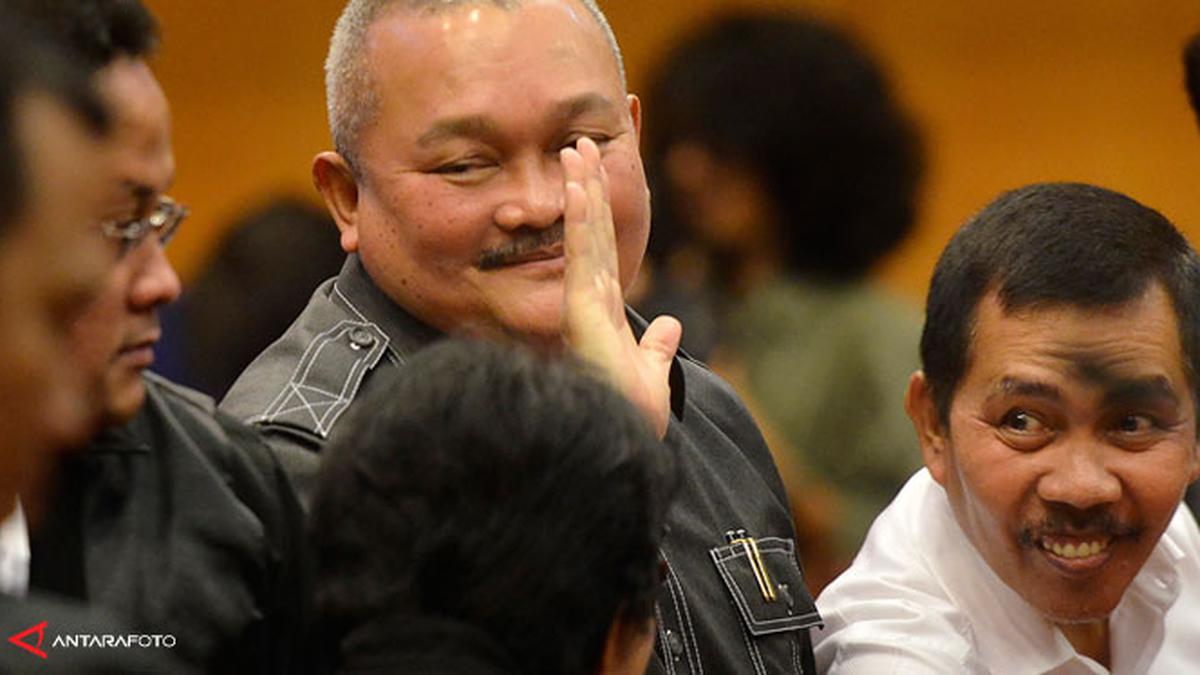 Pemungutan Ulang Kalah, MK Putuskan Menang Pasangan Alex-Mekki - News ...