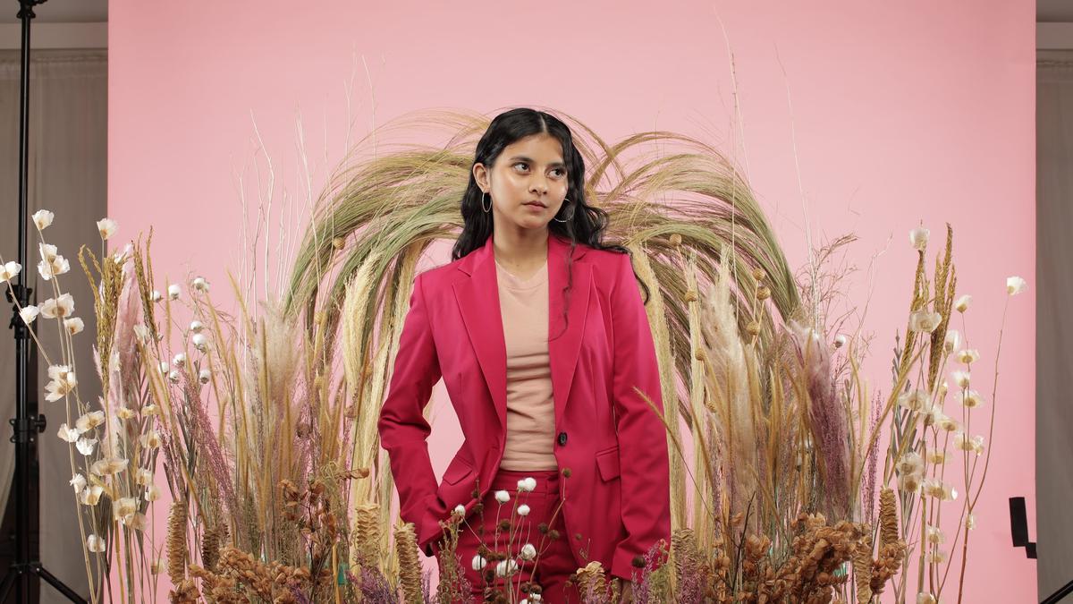 Ghaniyya Ghazi Luncurkan Album Perdana Sambil Kuliah di Amerika Serikat ...