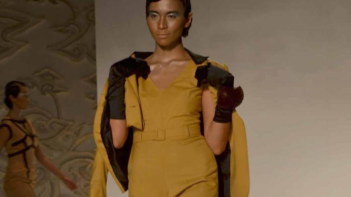 Koleksi Tri Handoko Realovety - Photo Fimela.com