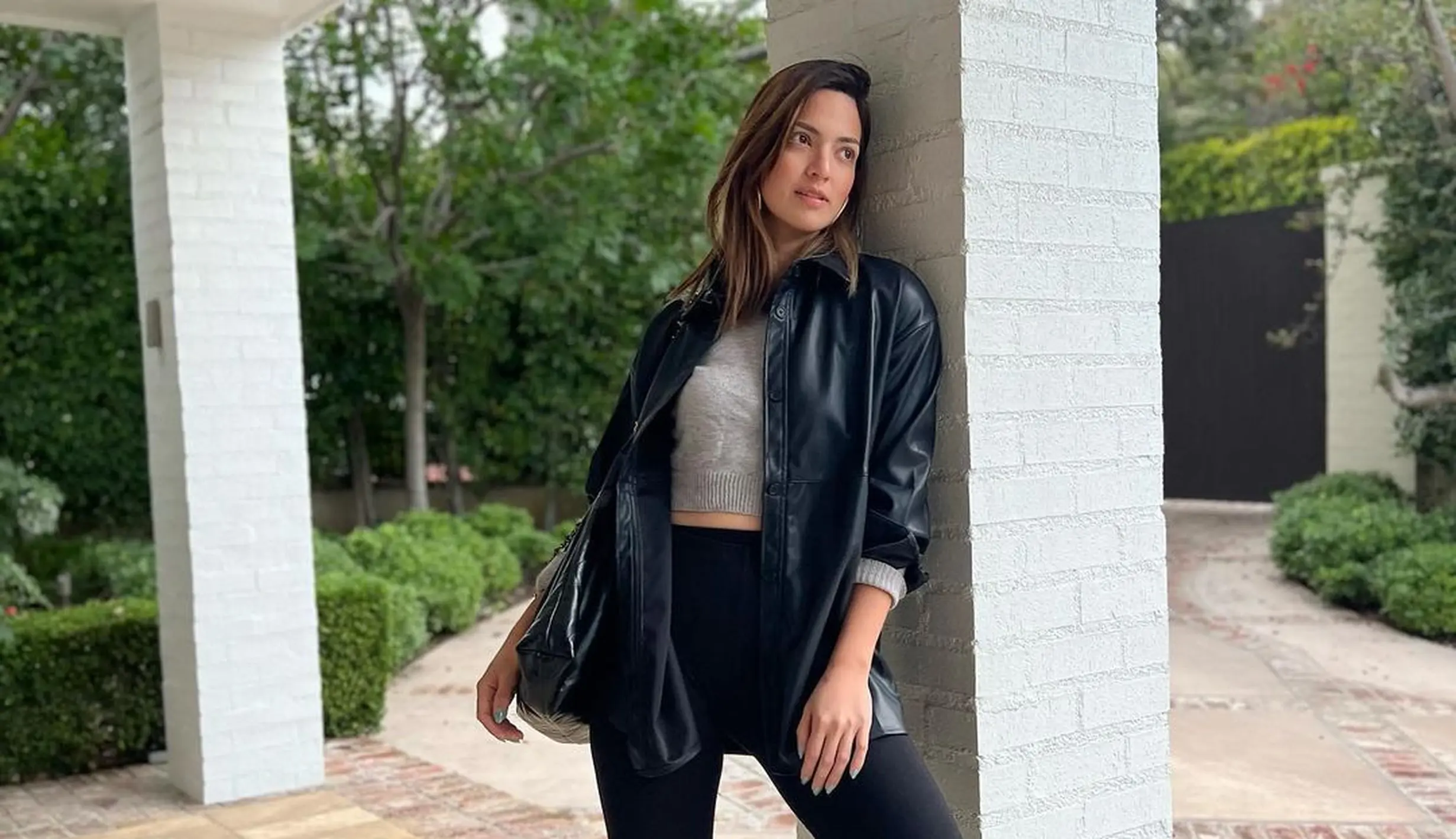 10 OOTD Jaket Hitam ala Figur Publik, dari Jessica Mila hingga Valencia ...