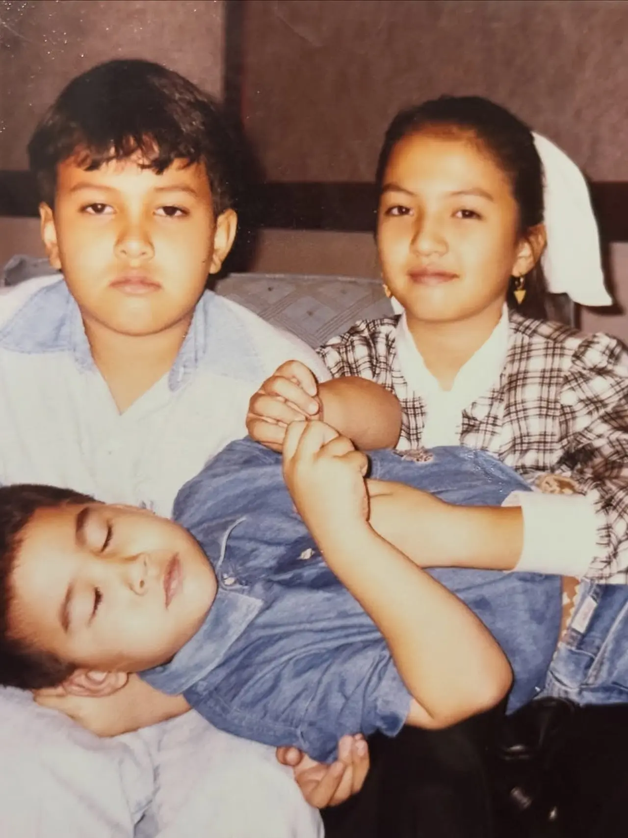 7 Potret Lawas Raline Shah Bareng Dua Adik Saat Kecil, Peringati Hari ...